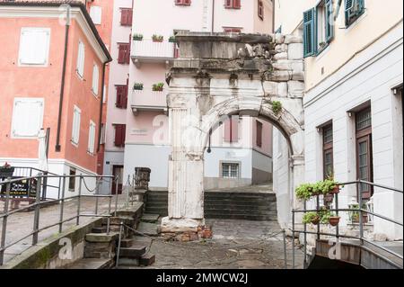 Arco di Riccardo or Richard's Arch, a Roman Triumphal Arch in Trieste ...