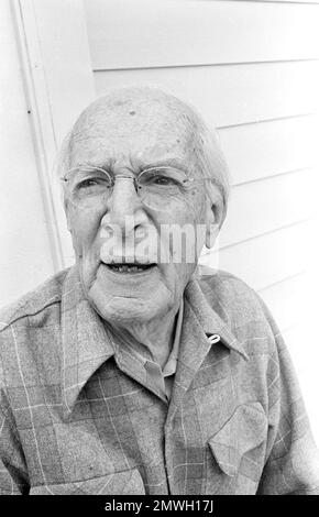 Upton Sinclair, Pulitzer prize-winning novelist, and his wife Mary ...