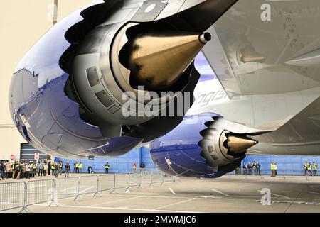 Engine GEnx-2B of the 747-8F freighter (N863GT), the last 747 "jumbo ...