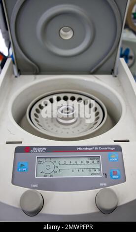 Beckman Coulter Microfuge 18 Centrifuge for Laboratory Stock Photo - Alamy