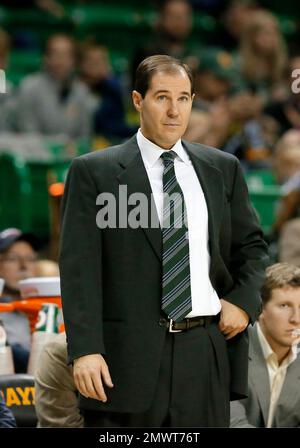 Baylor Head Coach Scott Drew gives instructions to Lester Medford as he ...