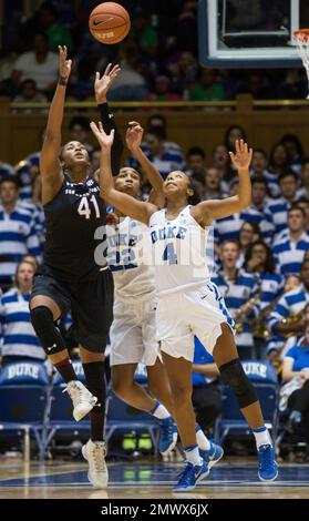 South Carolina's Alaina Coates (41) drives to the basket against UNC ...