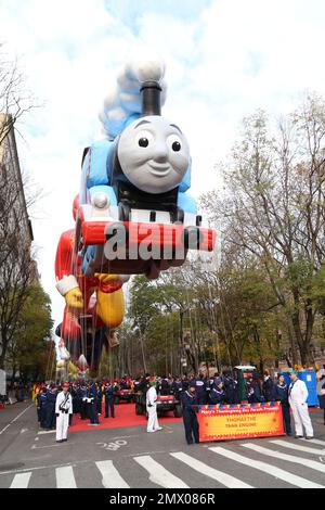 Thomas The Tank Engine floats in the air during Macy's Thanksgiving Day ...