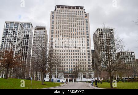 BP UK Headquarters building in St James's Square, Mayfair Stock Photo ...