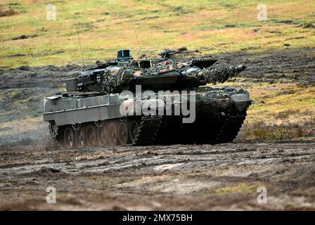 Augustdorf, Deutschland. 01st Feb, 2023. Leopard 2A6 main battle tank ...