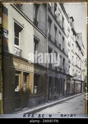 Paris (III arr.), France rue du Forez, at the angle of rue Charlot ...
