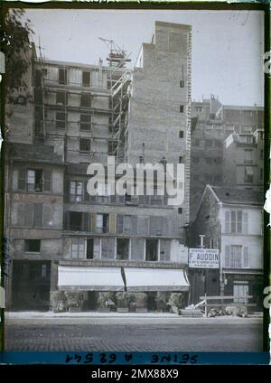 Paris (16th arr.), France The Passy viaduct, current Bir-Hakeim bridge ...