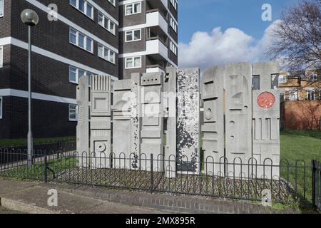 Sculptured Wall made by artist Fred Millett in 1965, Raglan Estate ...