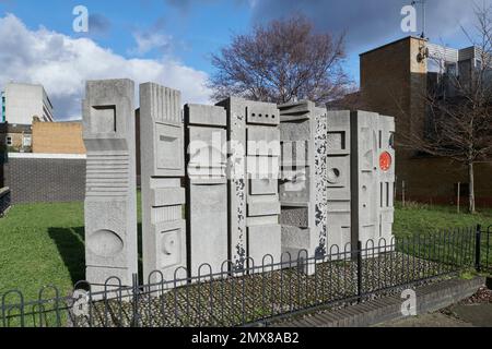 Sculptured Wall made by artist Fred Millett in 1965, Raglan Estate ...