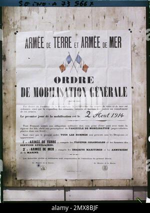Paris, France displays the general mobilization of August 2, 1914 Stock ...
