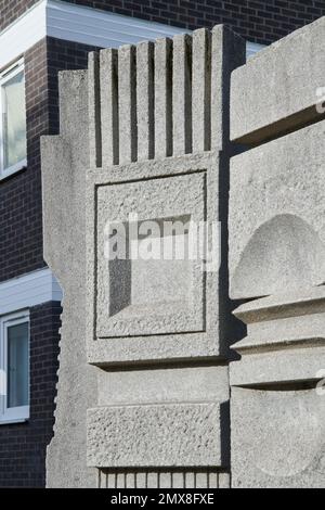 Sculptured Wall made by artist Fred Millett in 1965, Raglan Estate ...