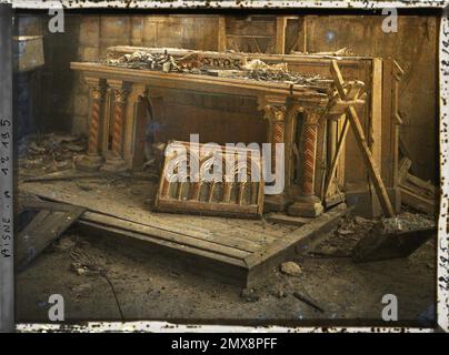Soissons, Aisne, France altar of the chapel of the Rosary decorated ...