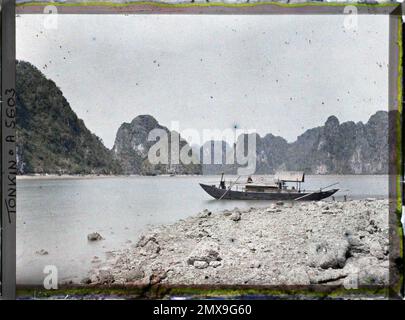Bay of Pha-Si-Long (FA-TSI-Long), Tonkin, Indochina Landscape near the ...