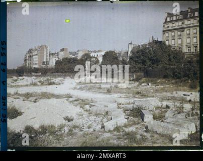 Paris (16th arr.), France The area of old fortifications at the ...