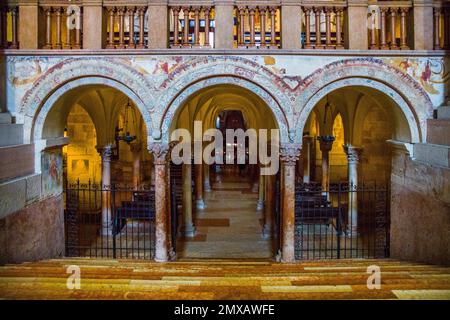 Arches at the entrance to the crypt, 12th century San Zeno Maggiore ...