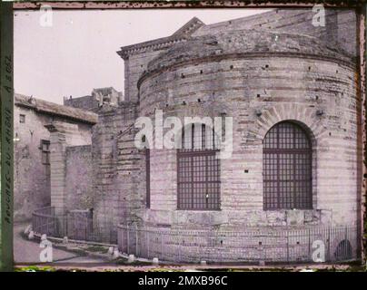 Arles, France The semi-circular solium of the Baths of Constantine ...