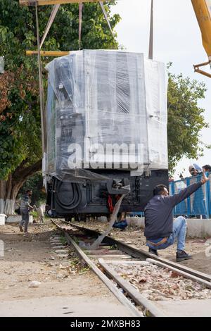 (Latest - News) New DHMU train Kalka to Shimla, Getting Offloaded on ...