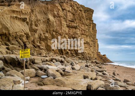 Cliff collapse and rockfall at West Bay, Dorset on 18th January 2023 ...