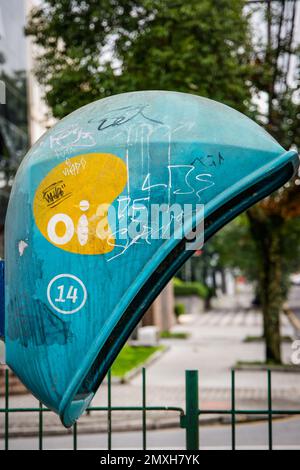 BRAZIL. THE NEW 'OI' TELEPHONE OPERATOR USING THE BRAZILIAN-DESIGNED ...