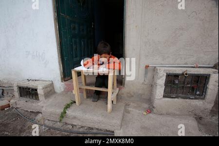 Slums of the Quito city, Ecuador Stock Photo - Alamy