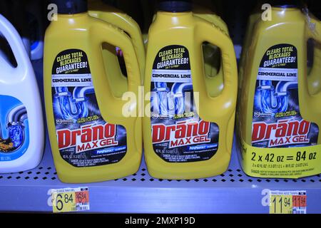 Drano Drain cleaner shot closeup on a shelf Stock Photo - Alamy