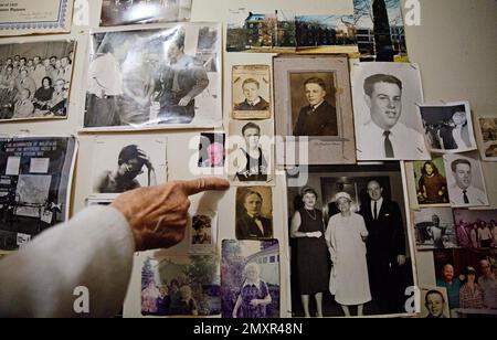 Frank Gleason, 96, a retired colonel with the Office of Strategic ...