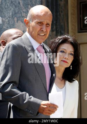 Sheriff Lee Baca, wife Carol Baca Fashion Designer Gilbert Chagoury ...