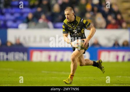 Matt Dufty of Warrington Wolves and Ben Currie of Warrington Wolves ...