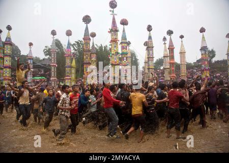 Indian Pnar or Jaintia tribesmen carry 'Rongs' or chariots through ...