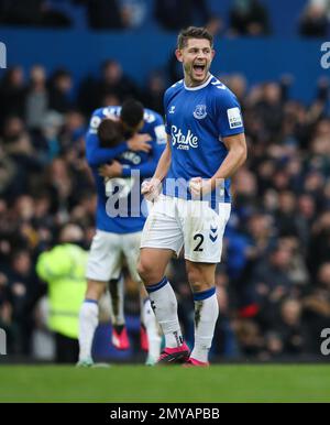 James Tarkowski of Everton celebrates victory with James Garner of ...