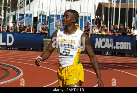 Trayvon Bromell running the 100 meters at the 2020 Tokyo Olympics Stock ...