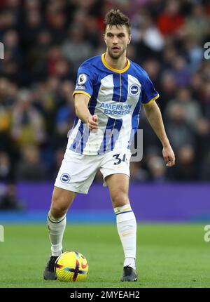 Joël Veltman of Brighton & Hove Albion blocks Destiny Udogie of ...