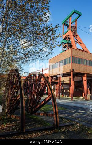 Pithead, Zollverein Colliery, Essen, North Rhine-Westphalia, Germany ...