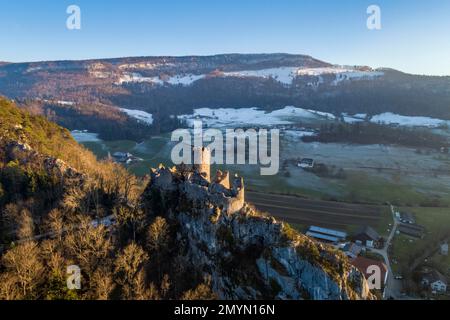 Sunset at the ruins of Neu Falkenstein Castle, Balsthal, Solothurn ...