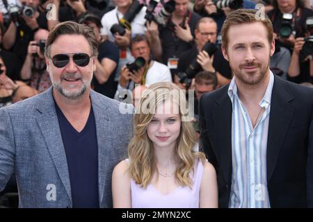 THE NICE GUYS, from left: Russell Crowe, Kim Basinger, Ryan Gosling ...