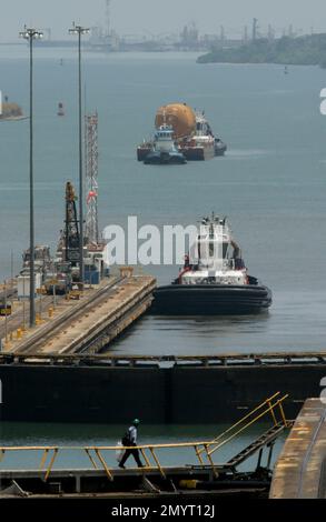 The tugboat and barge transporting NASA's only remaining space shuttle ...