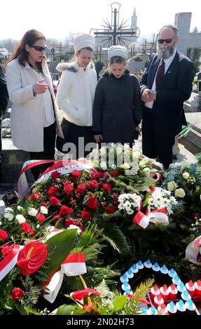 Jozef and Wiktoria Ulma with their 6 children family photo, Righteous ...