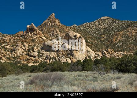 Rocks around Caruthers Canyon in New York Mountains at Mojave National ...
