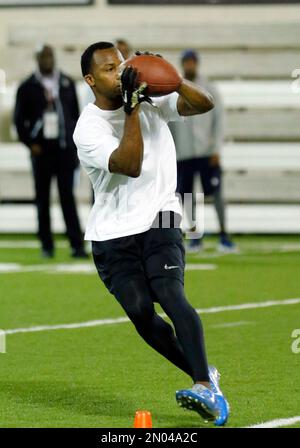 Oklahoma wide receiver Ryan Broyles, left, celebrates a touchdown ...