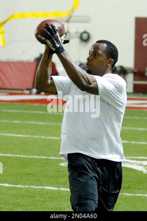 Oklahoma wide receiver Ryan Broyles, left, celebrates a touchdown ...