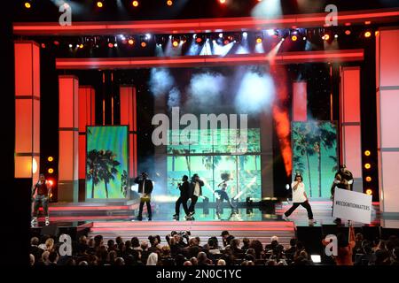 NWA - MC Ren, Eazy E, DJ Yella and Dr. Dre at the 1991 MTV Music Awards ...