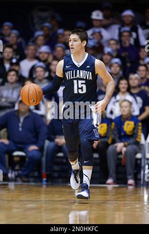 Villanova guard Ryan Arcidiacono (15) looks for an open teammate to ...