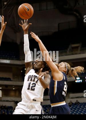 Notre Dame’s Hannah Huffman (24) looks downcourt during an NCAA college ...