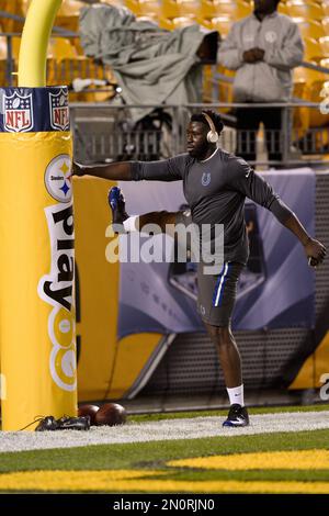 Indianapolis Colts linebacker Daniel Adongo stands on the sidelines in ...