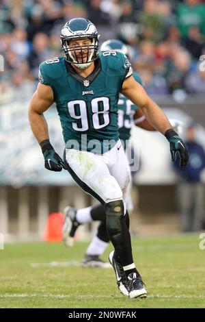 Philadelphia Eagles linebacker Connor Barwin (98) sacks New England ...