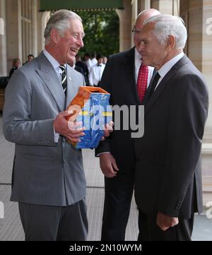Uncle Chicka Madden, Gadigal Elder gives the Aboriginal, ‘Welcome to ...