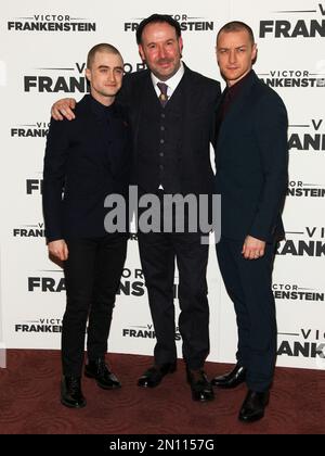 VICTOR FRANKENSTEIN, from left: Daniel Radcliffe as Igor, James McAvoy ...