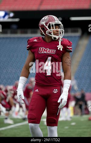 Massachusetts defensive back Randall Jette warms up before an NCAA ...