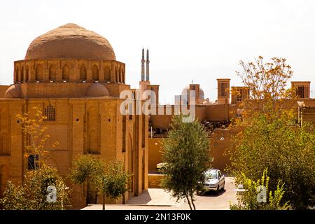 Mashhad-i Davazdah Imam, mud buildings in the old city, Yasd, Yasd ...