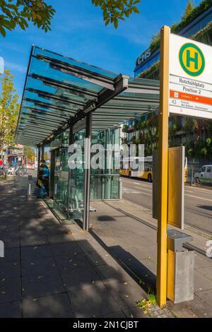 Haltestelle Bus, Rotebühlplatz, Stadtmitte, Stuttgart Stock Photo - Alamy